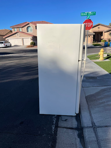 Refrigerator Removal - Sin City Junk